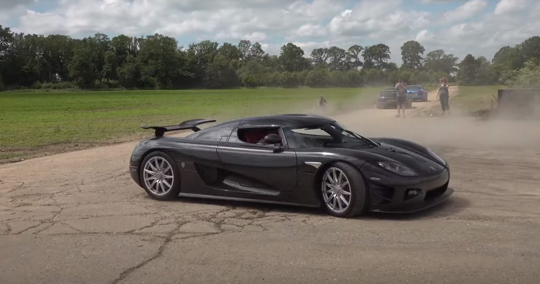 Super rare $ 3 million Koenigsegg caught driving hard in front of the ...